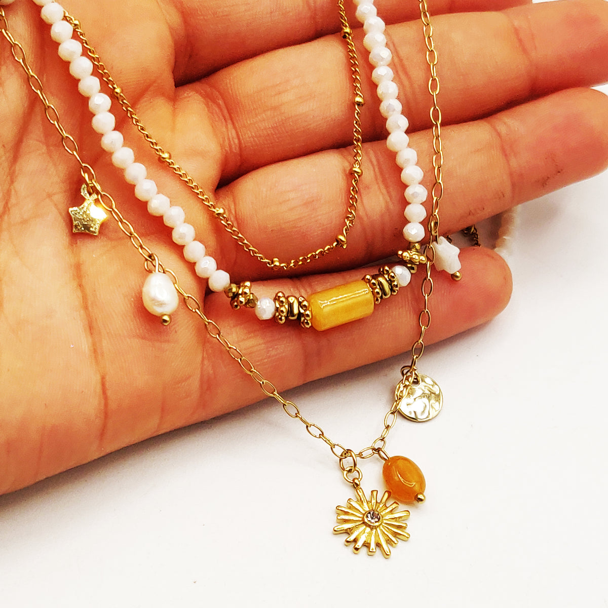 Collier Triple Multi Pendentifs Soleil et Perles d'imitation Blanches ...